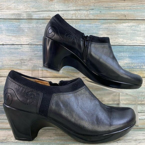 Umberto Raffini | Shoes | Umberto Raffini Black Leather Ankle Booties ...